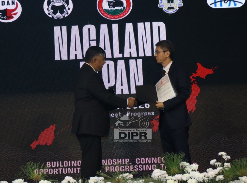 WORLD LARGEST KHADI NATIONAL FLAG DISPLAYED AT GUJARAT ON 77th REPUBLIC ...